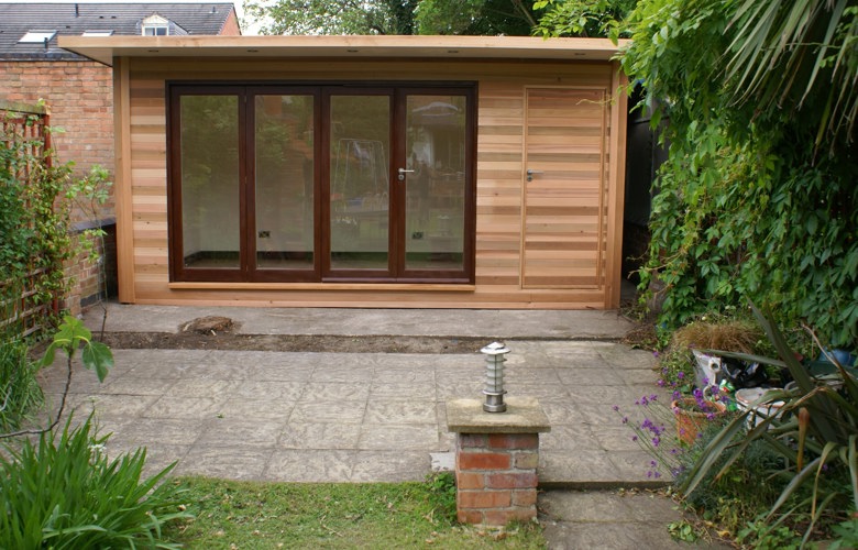 Studio with secret storage area | ExtraRooms